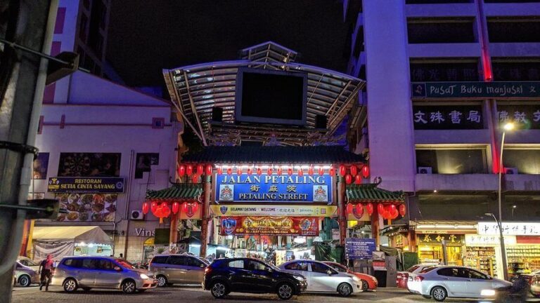 17 Best Night Markets In KL Not To Be Missed!